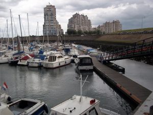 Breskens jachthaven met 580 ligplaatsen en 100 plaatsen voor passanten